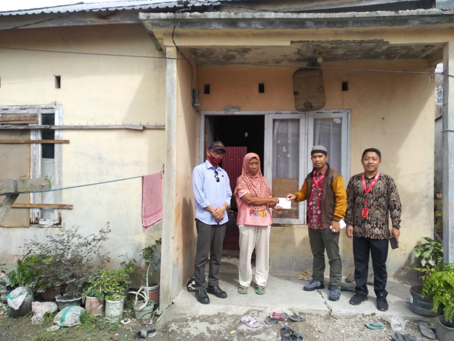 CSRRotte Bakery Gelar Aksi Bersih Masjid Di Kecamatan Sail Pekanbaru – Rotte Bakery